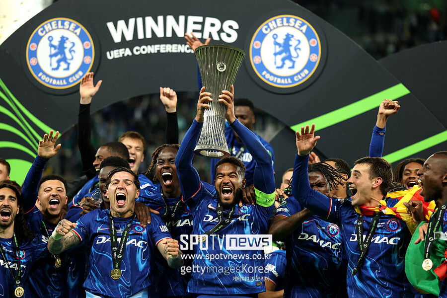 [UECL REVIEW] 첼시 '역대 최초' UEFA 그랜드슬램 달성!…베티스에 4-1 대역전승→UECL 우승 포효