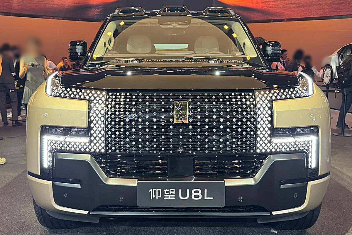 24K 금배지 달았다"… BYD 양광 U8L, '초호화 SUV' 등장에 소비자 '술렁' | 오토포크