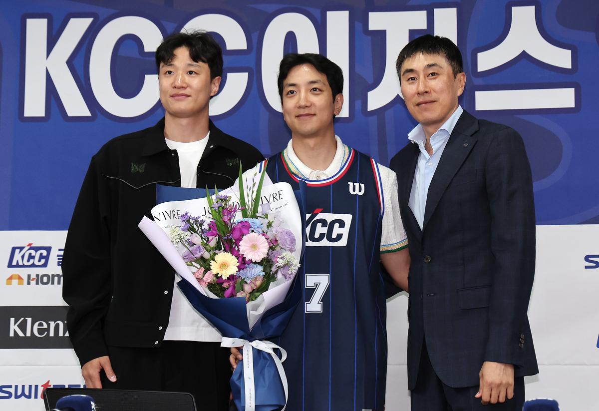 허훈 “우승반지 끼고 싶어, 형 뛰는 KCC로 옮겼어요”