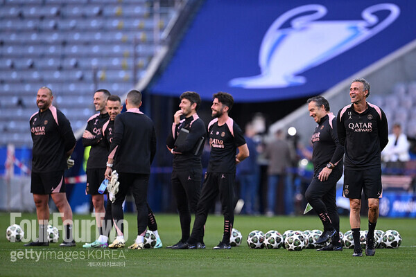 [ucl.told] ‘트레블 도전’ PSG 엔리케 감독, UCL 결승전 각오 다졌다...“역사를 만들자”