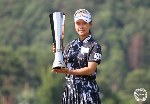 정윤지, 이채은의 맹추격 뿌리치고 통산 2승…KLPGA 투어 Sh수협은행 MBN여자 오픈 우승