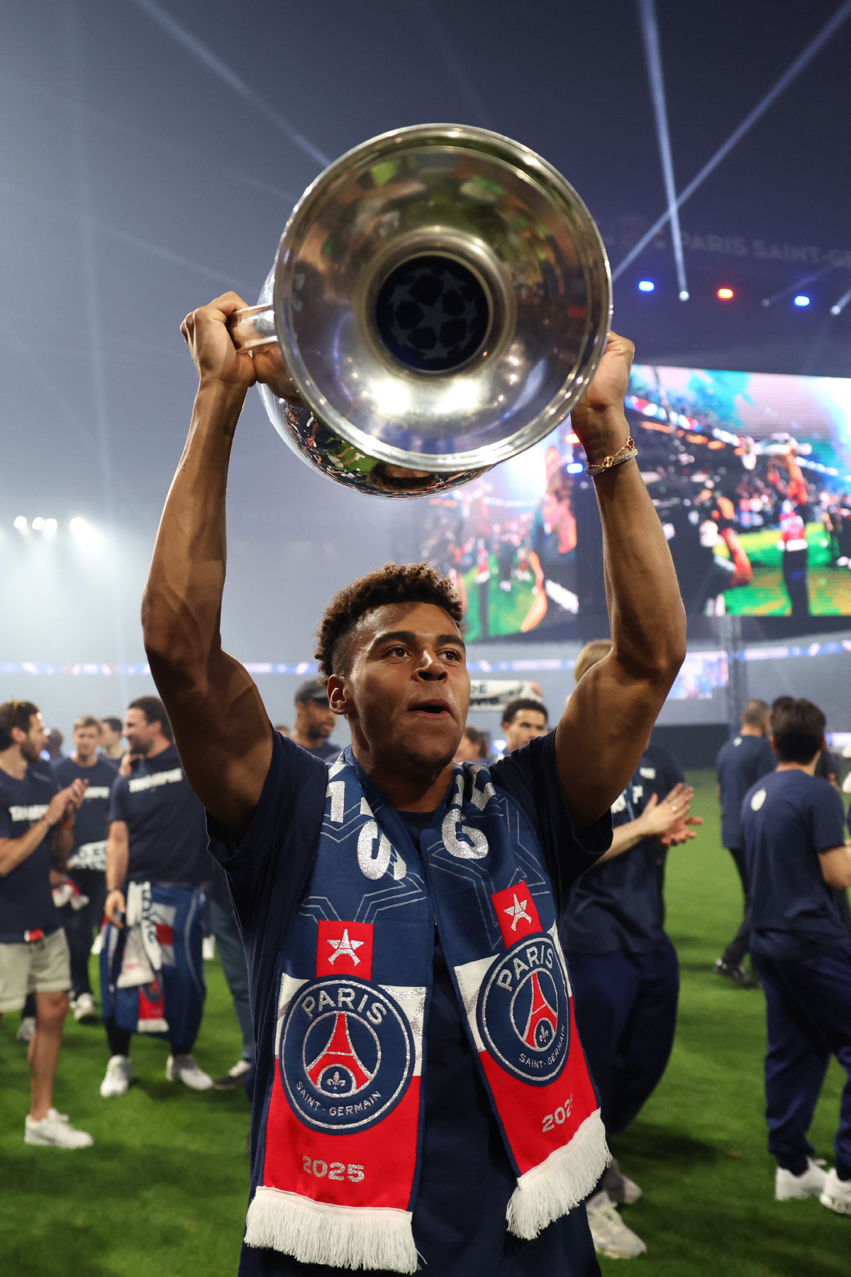 음바페 삭제+에우제비오 소환. PSG 19세 새로운 천재 슈퍼스타. 英 BBC "킬리안 음바페가 누구?" 19세 천재가 있다"