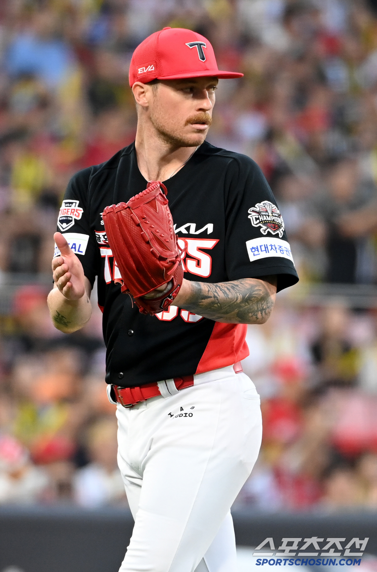 'WHIP 0.97' 폰세 버금가는 안정감, KIA 13억 잘 썼다…"뒤에서 봐도 힘 어마어마해"