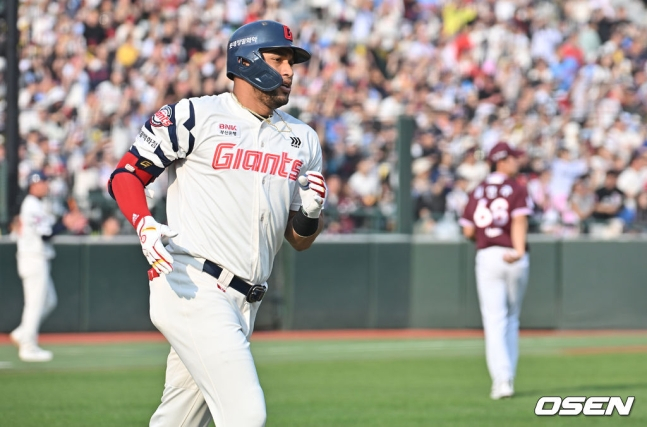 '155㎞ 감보아 KBO 첫 승' 롯데 8-0 완승→3연속 루징 마침내 끝나나, 1회 4득점 빅이닝+막판 쐐기득점 폭발 [부산 현장리뷰]