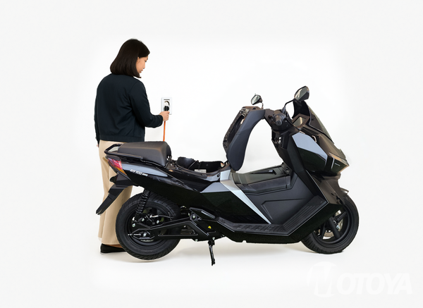 집에서도 충전하는 전기스쿠터 'GS100 Lite' 플러그인 출시 | 모토야