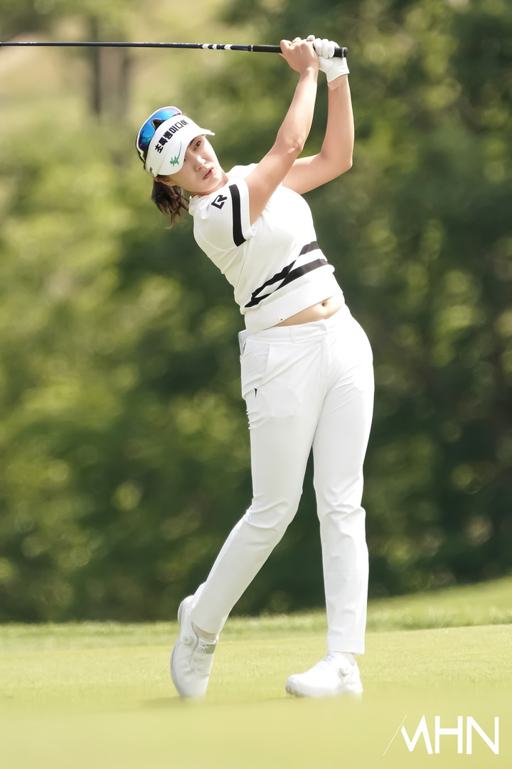 [mhn포토] 윤선정, 최대한 멀리 날린다