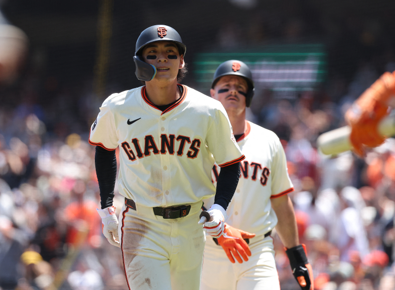 ‘3출루 미쳤다’ 이정후, 123m 대형 2루타 폭발…뜨거운 타격감 과시