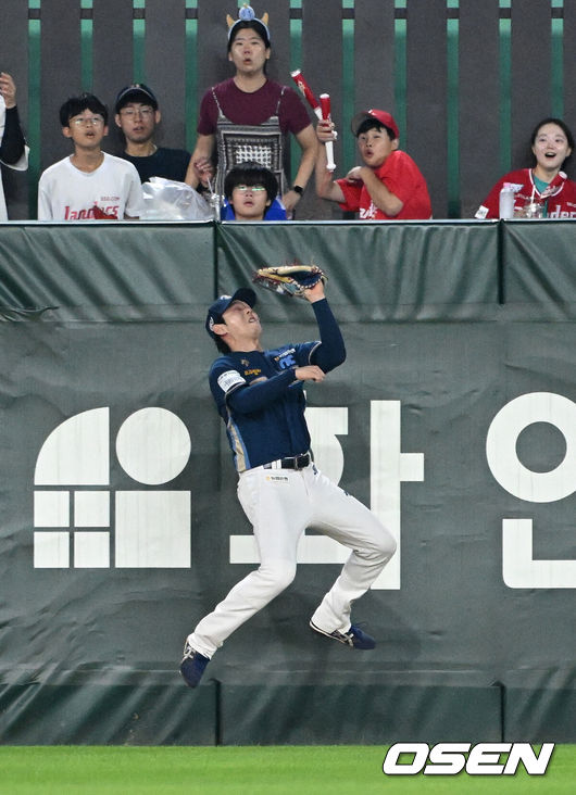 SSG, NC 외야수 김성욱 전격 영입...4R 신인 지명권+5000만원 트레이드 [오피셜]