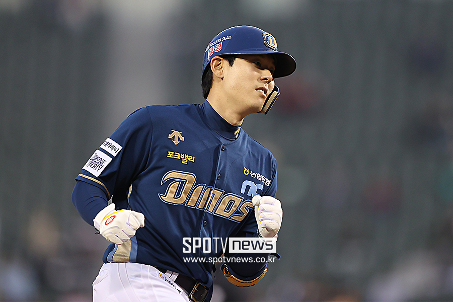 [공식발표] NC '창단멤버' 김성욱 SSG 간다…4R 지명권+현금 트레이드 "즉시전력감 확보 차원"