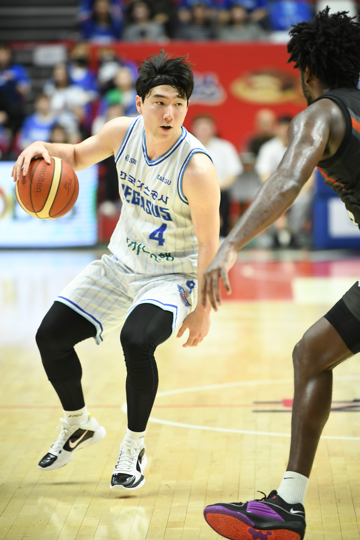 [공식] KT, FA 허훈 보상 ‘현금 14억원’ 선택…가스공사도 김낙현 보상으로 ‘10억원’ 받는다