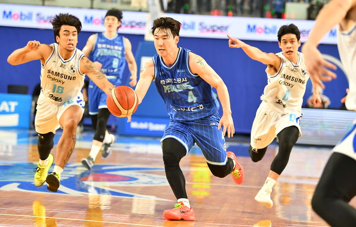 프로농구 KT, 'KCC 이적' 허훈 보상으로 현금 14억원 선택