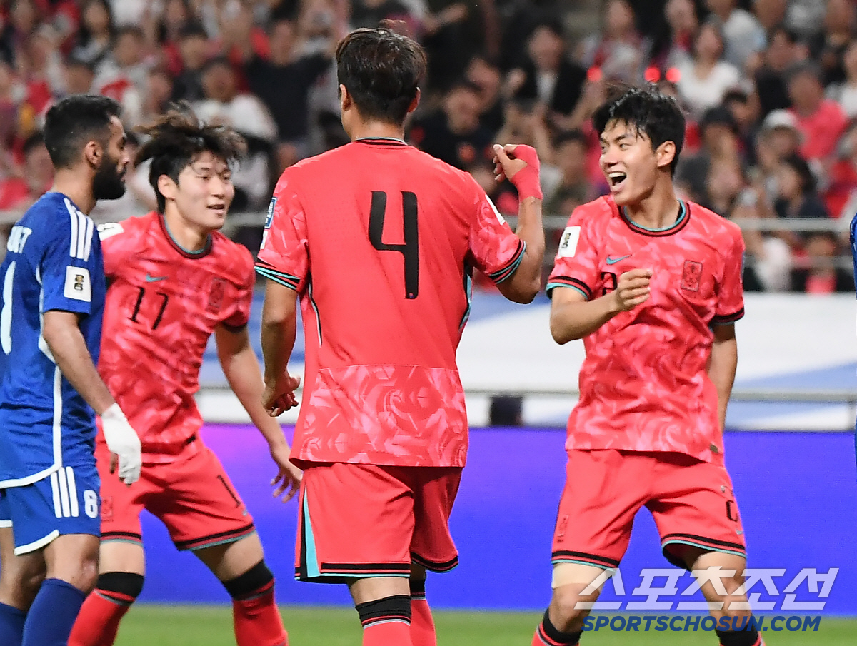 KFA "쿠웨이트 선수 자책골"-FIFA·AFC "전진우 골" 오락가락…A매치 데뷔골 공식 인정되나