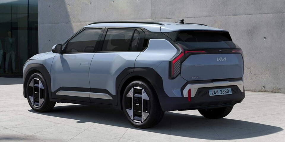 차박·초보자 맞춤 EV3 vs 장거리·가족형 EV4, 당신의 선택은? | M투데이