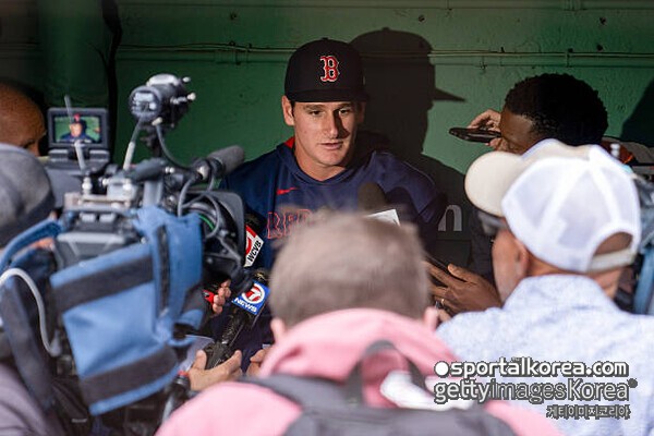 '이걸 놓쳐?' MLB 'No. 1' 유망주 앤서니, 김하성의 TB 상대로 '치명적 실책' 신고식…상대 투수 '데뷔전 승리'에 더 아쉬웠다