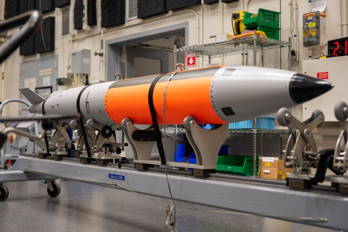 트럼프 대박쳤다? 신형 전술 핵무기 ‘B61-13’ 공개! | 밀리터리 랩실