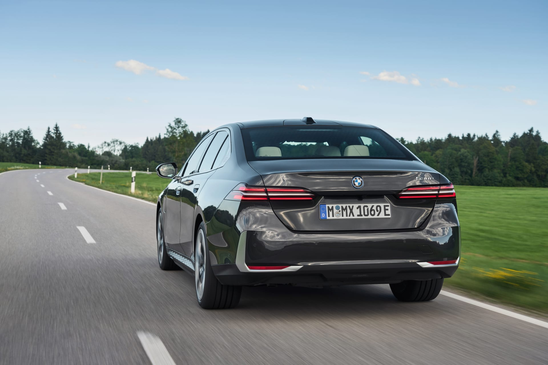 BMW 신형 5시리즈 출시 연기, 기다릴 만한 가치가 있을까? | 더드라이브