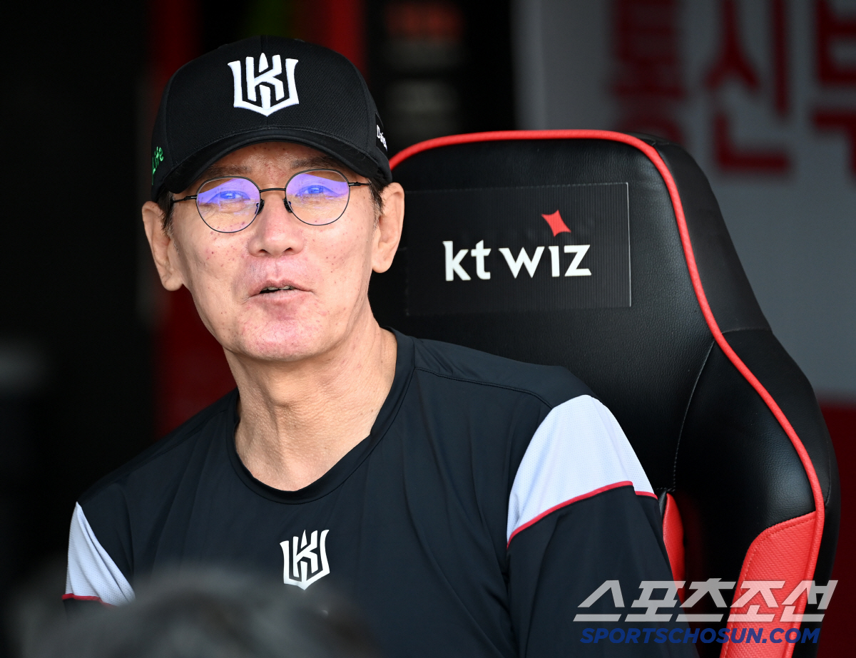 '상무→팔꿈치 수술→1년 휴식' 150km 군필 선발 복귀 임박! KT 마운드 더 두터워진다…사령탑 속내는 [수원포커스]