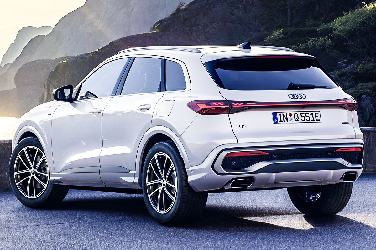 "제네시스 괜히 샀네" 전기로만 100km 넘게 달리는 신형 아우디 Q5 | 닷키프레스