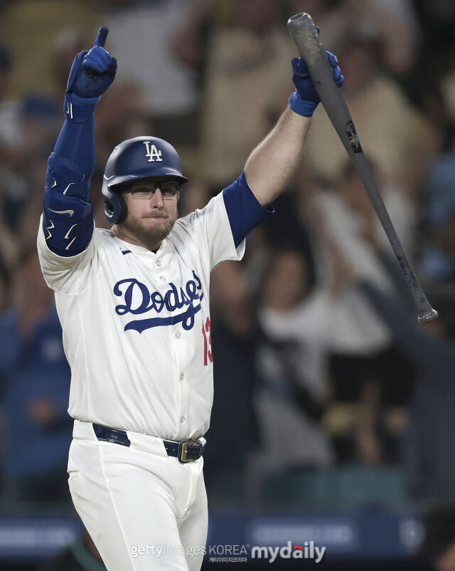 KBO 구단 오퍼 받았던 '204홈런' LAD 주전 3루수…하지만 "한국에 가고싶지 않았다" 신의 한 수였던 '거절'