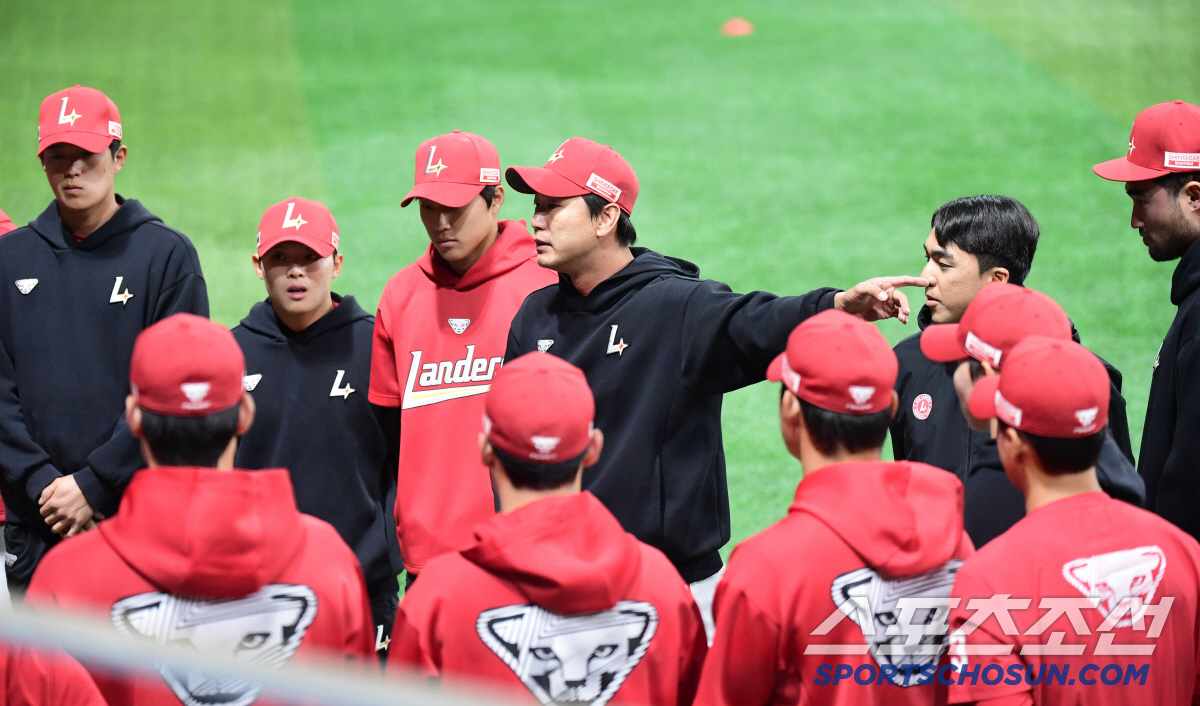 [공식발표]'리빙 레전드 대우 확실히 한다' SSG, 김광현과 2년 36억원 비FA 다년 계약