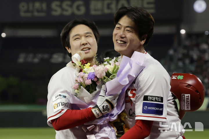 SSG 김광현, 3번의 계약으로 총 257억원…KBO리그 다년 계약 3위