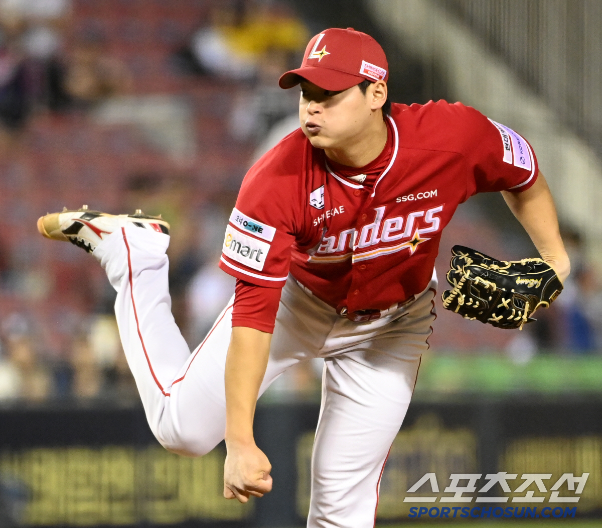 인천 하늘 찢은 한방 → 앤더슨 7이닝 11K 완벽투! SSG 3연패 탈출, 롯데에 1대0 신승 [인천리뷰]