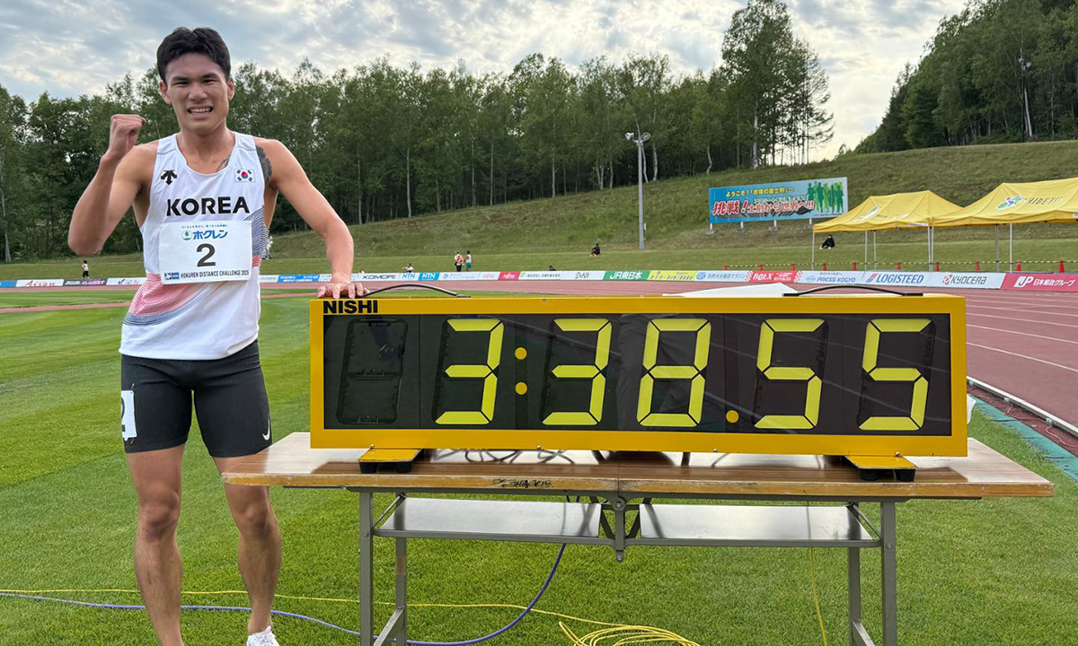 육상 이재웅, 32년 만에 1500m 한국新