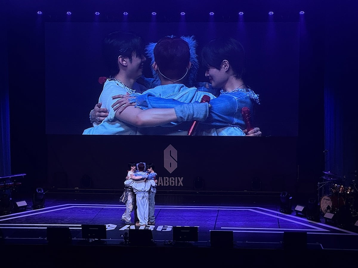 워너원 해체 6년 만에…이대휘·박우진, 깜짝 컴백 예고 "AB6IX 멋진 앨범 준비 중"