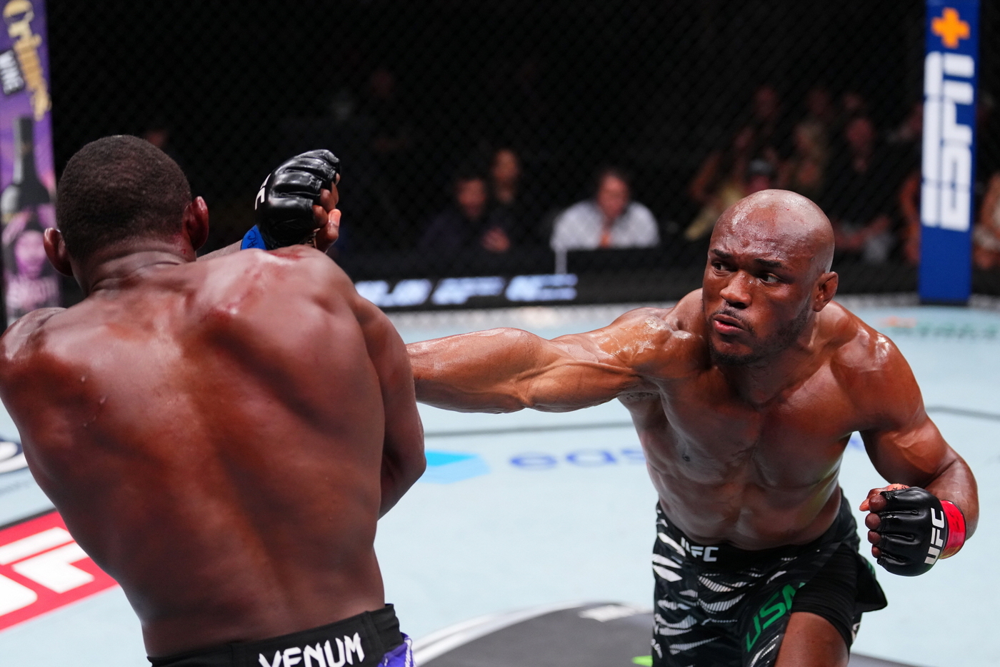 '전 UFC 챔피언' 우스만, '신성' 버클리 제압…43개월만에 맛본 승리