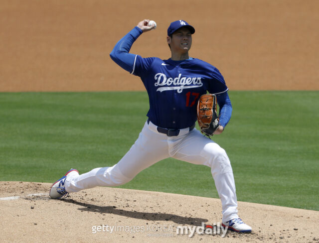 오타니의 이도류가 663일만에 돌아왔다…다저스 투수 데뷔전서 161km 팍팍 ‘1이닝 1실점’