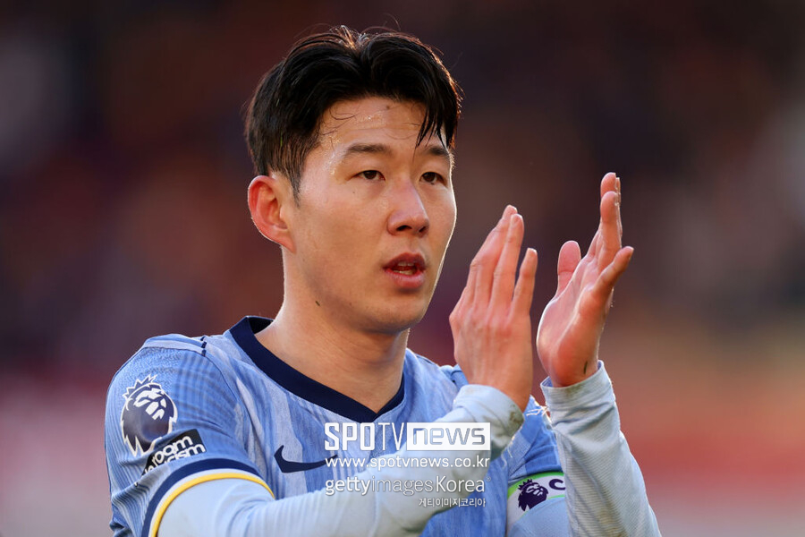 '공신력 최고' 토트넘 담당 기자의 예상 "손흥민 떠날 듯…10년 동안 남았던 이유는 우승 때문이었다"