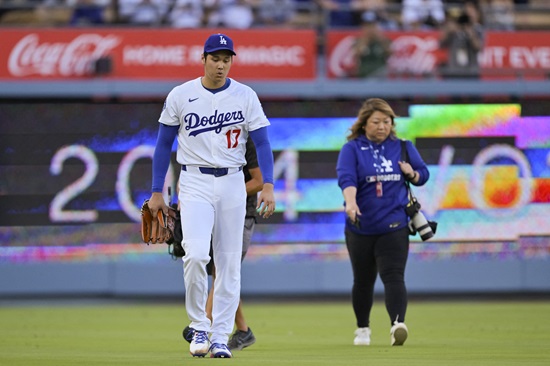 오타니 161km '쾅!' 663일 만의 마운드 복귀전, 실점 떠안았다...수비 도움 받고 임무 마무리