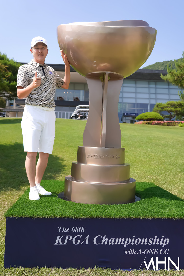 제68회 KPGA 선수권대회 with A-ONE CC | [mhn포토] 엄지 척 김백준, 개막전에 이어 선수권 우승 노린다