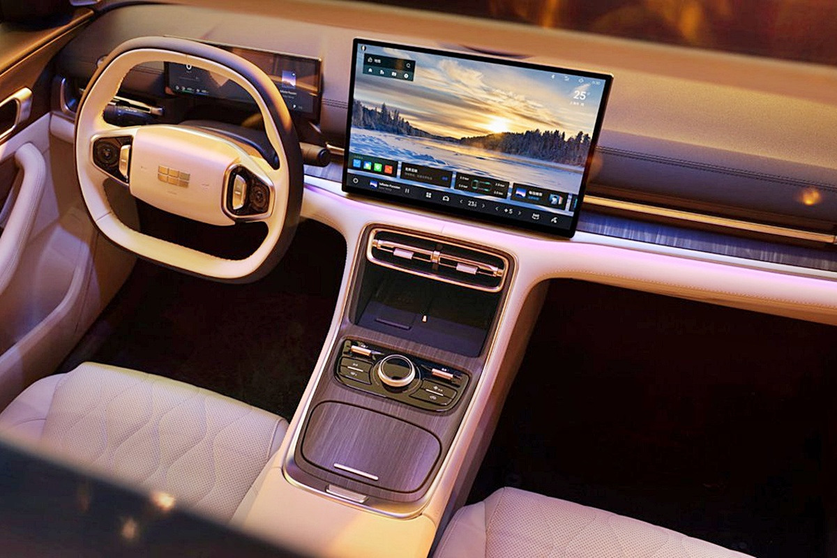 주행거리만 2,100km가 넘는 '천만 원대' 하이브리드 자동차 | 오토포크