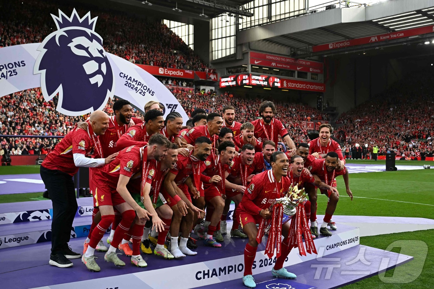 손흥민의 토트넘, 슈퍼컴퓨터가 예측한 EPL 순위 7위…우승 팀은?