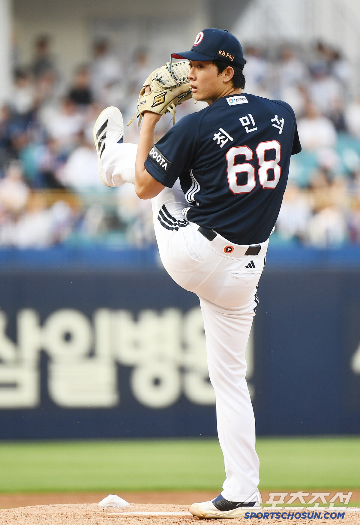 정우주 정현우 배찬승? 다 아니었다.. '2025 신인'의 첫 QS가 이렇게 묻히다니 → 전체 16번 두산 최민석, 제대로 ...