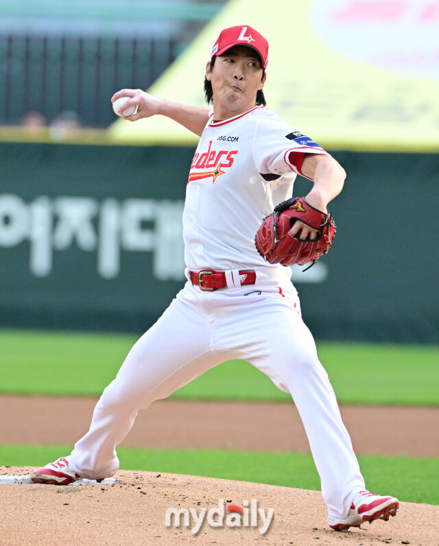 SSG가 선발진 마지막 카드를 맞춘다…52승·25SV·21홀드 베테랑이 돌아온다, 상무전 부진은 ‘의미없어’[MD인천]