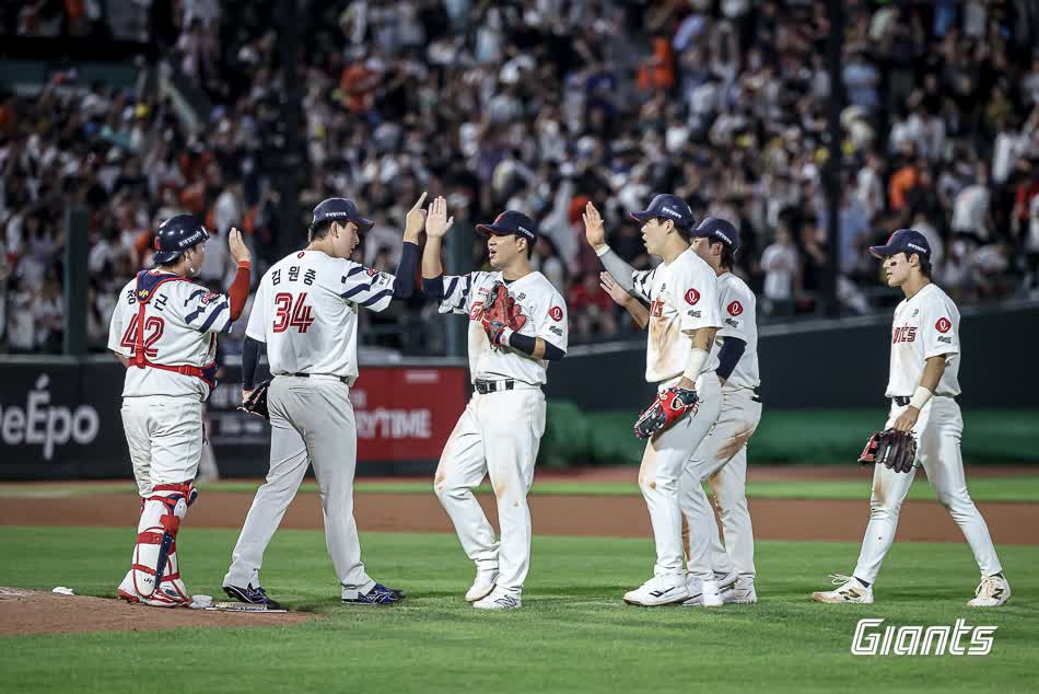 롯데, KBO 44년사 '최초 대기록' 도전한다!…벌써 22G 연속 매진→'한화 수립 새역사' 이번 주말 다시 깰까 [부산 현장]