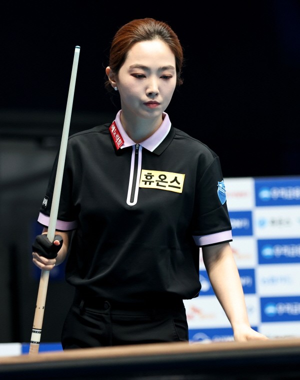 역시 퀸! 김가영 8개 대회 연속 '4강 진출 기염', 차유람·이신영도·최혜미 준결승行'...전인혁, 강동궁 이어 이충복 잡고 ...