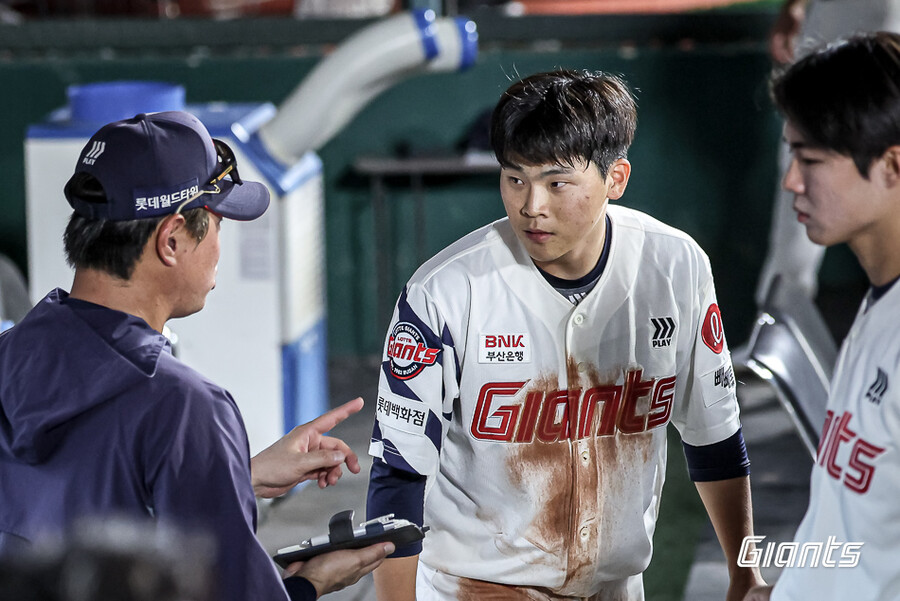불꽃야구→롯데행→KBO 1호 안타…김성근-이대호의 한마디를 가슴에 새겼다