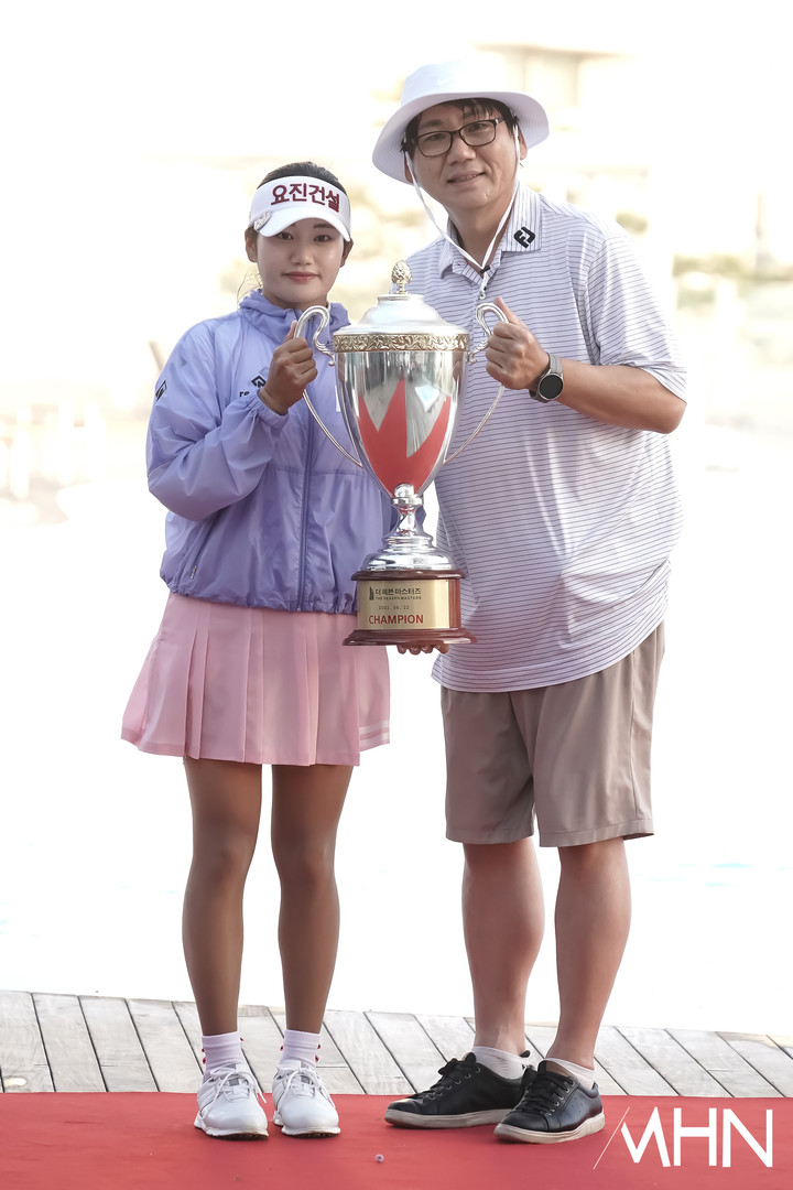 [mhn포토] 노승희, 사랑하는 아버지와 함께