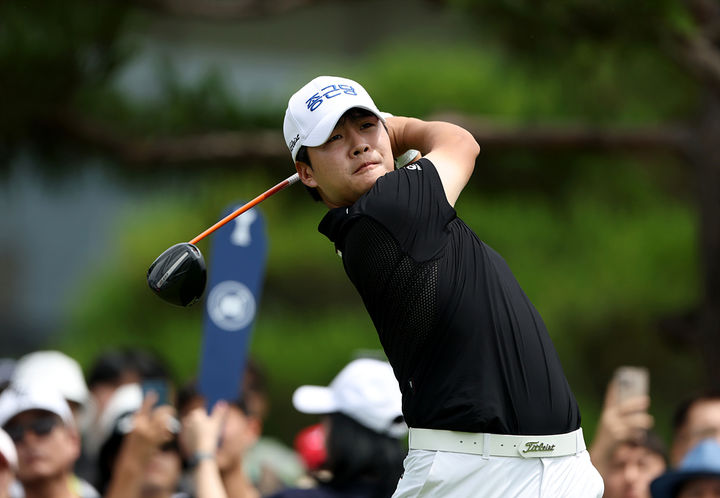 '여섯 부문 1위' 옥태훈, KPGA 군산CC 오픈서 연속 우승 도전