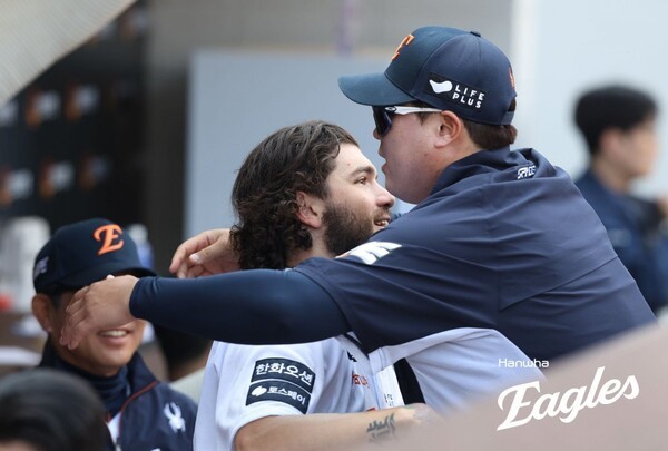 'RYU바라기' 폰세, 또 한 번 류현진 아성 넘고 KBO 44년 새 역사 노린다! 정규이닝 18K 신기록→전반기 최다 탈삼진 1위 '눈앞'