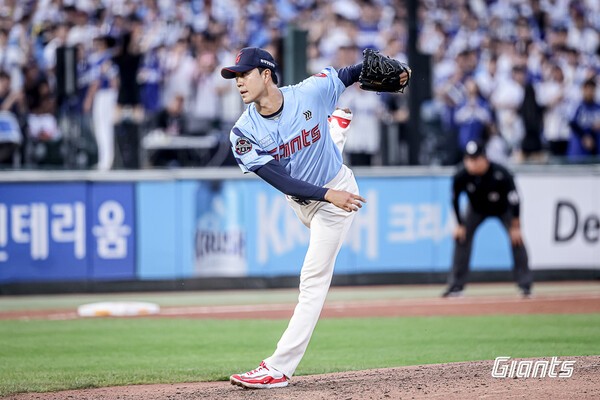 "저런 볼은 치고 싶지 않다" 캡틴도 극찬! 154km 홍민기-158km 윤성빈 '左右 파이어볼러' 듀오, 상승세 롯데에 날개 달았다