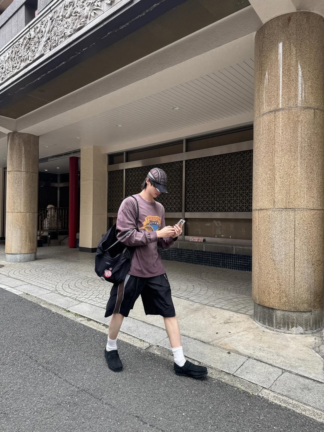 ‘187cm’ 변우석, 막 찍어도 화보 그 자체…일본 여행 중 훈훈 비주얼[SNS는 지금]