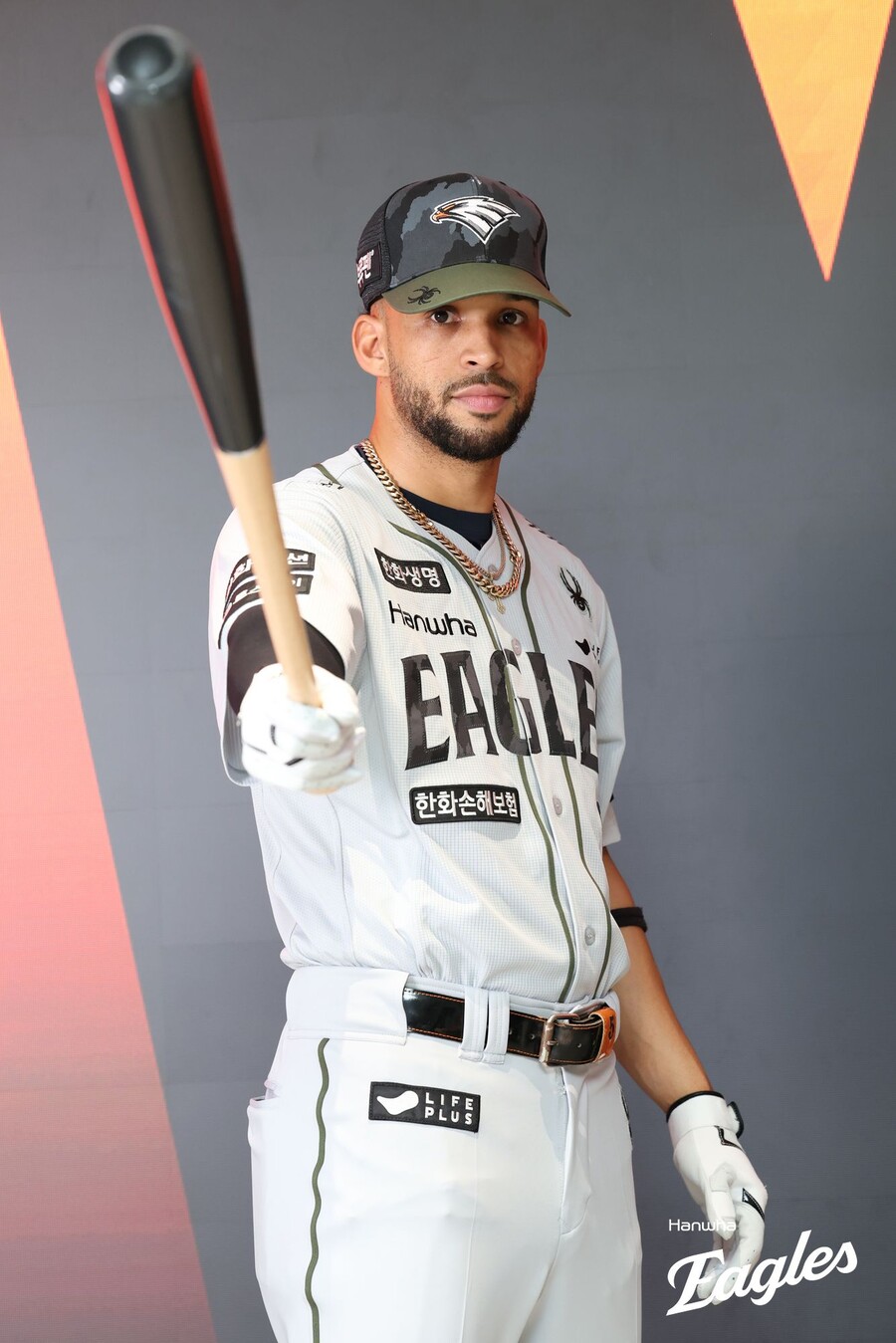 '단돈 7000만원에 한국행' 한화 벌써부터 초대박 예감…안성맞춤 해결사 등장, 1위 질주에 날개 달았다