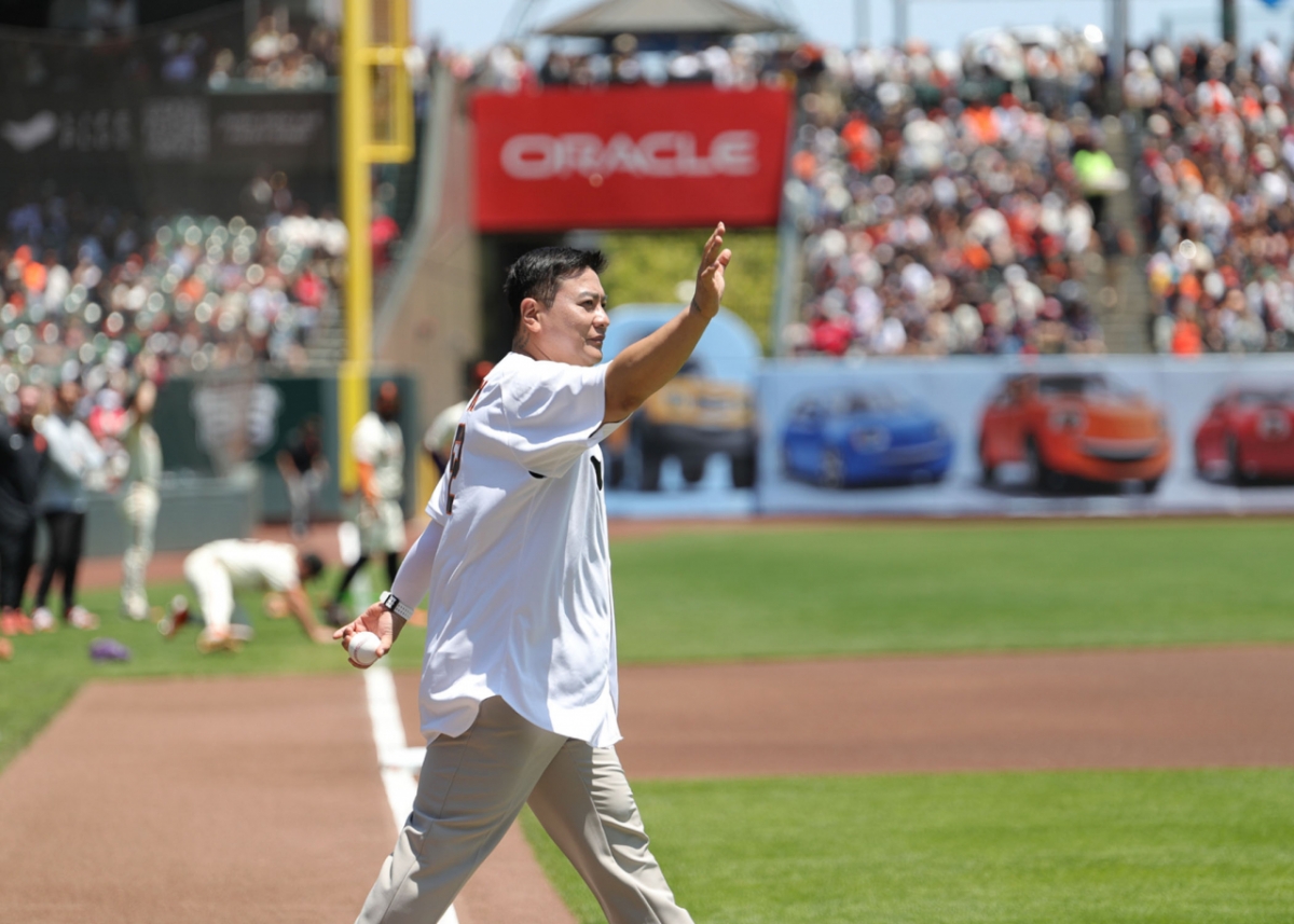 KBO 레전드가 SF 홈 구장에 떴다, 왜?... 이정후와 훈훈한 만남 "韓 응원 문화의 힘, 현장에서 느꼈다"