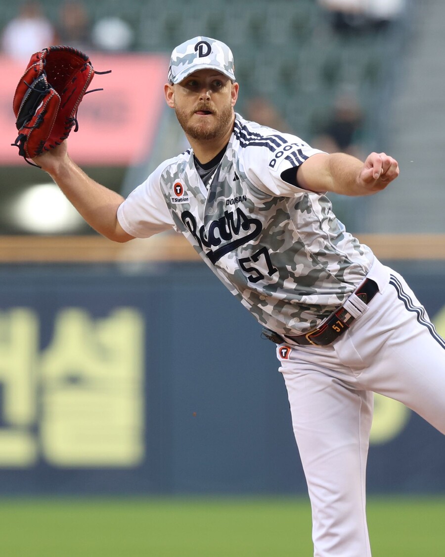 71구 1실점인데 4회 칼같은 강판? MLB 28승 투수 신뢰 잃었나… 두산 두통 더 심해진다