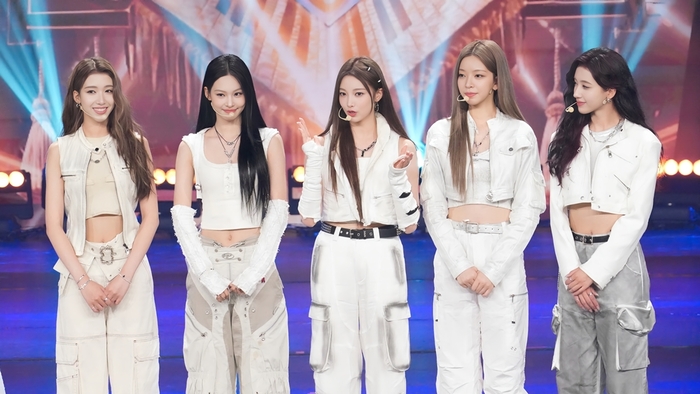 ‘이수만 제작 걸그룹’ A20 MAY, 中 QQ뮤직 1위→현지 음악방송 출연