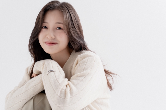 ‘신예’ 권잎새, 제29회 BIFAN 레드카펫 밟는다…영화 ‘발쩌→몽중몽’ 출격